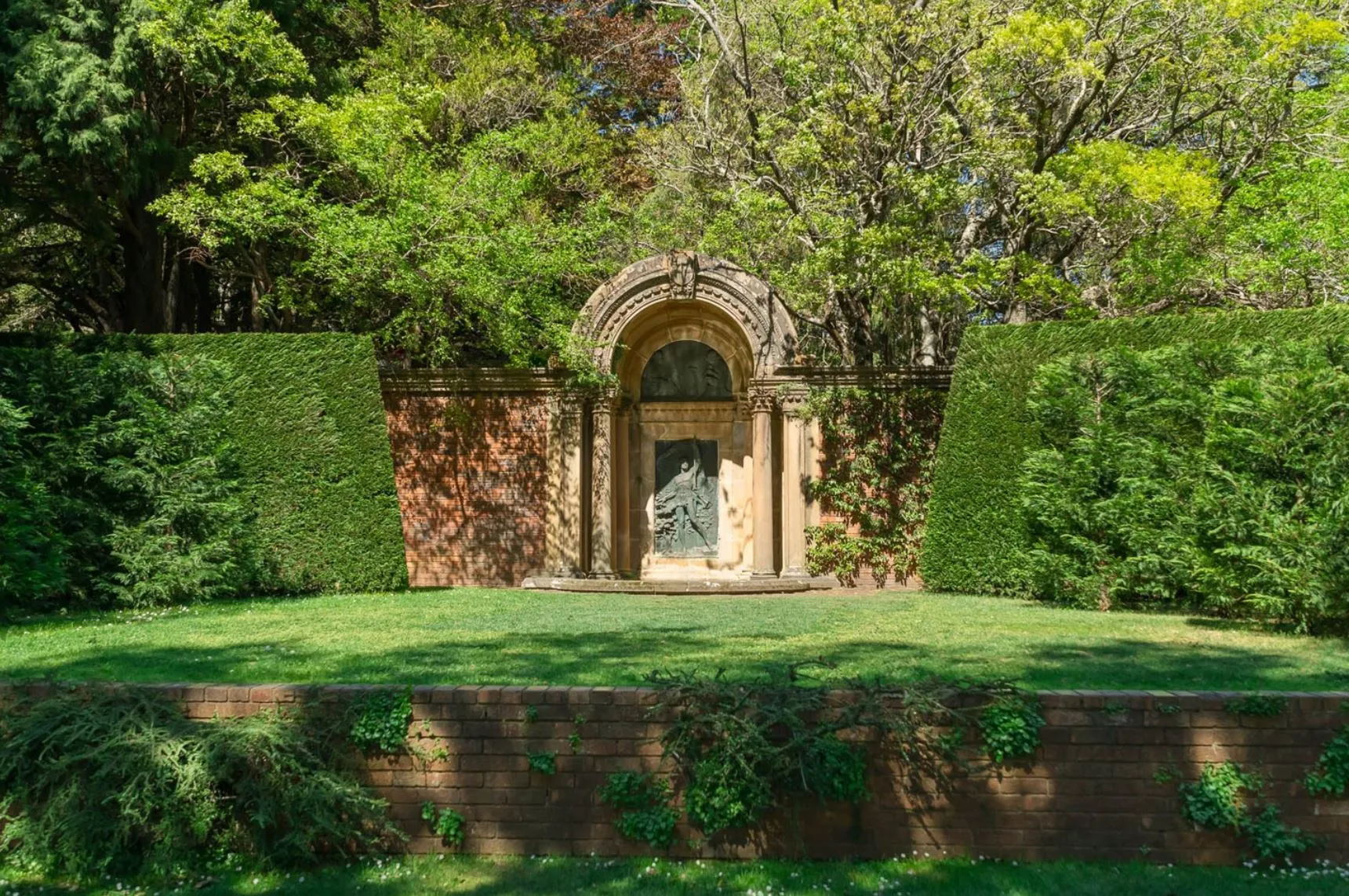 Everglades House & Gardens