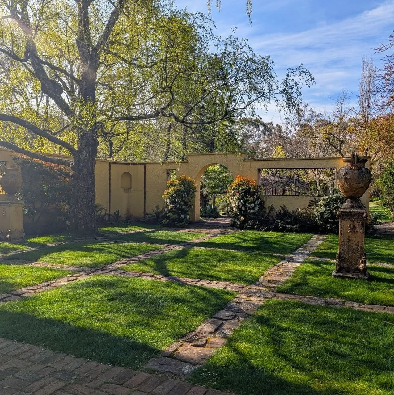 Everglades House & Gardens